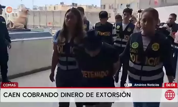 Capturan extorsionadores mientras cobraban dinero en Comas