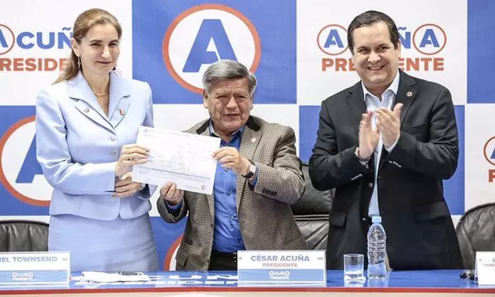 César Acuña aclara que Anel Townsend es militante de APP