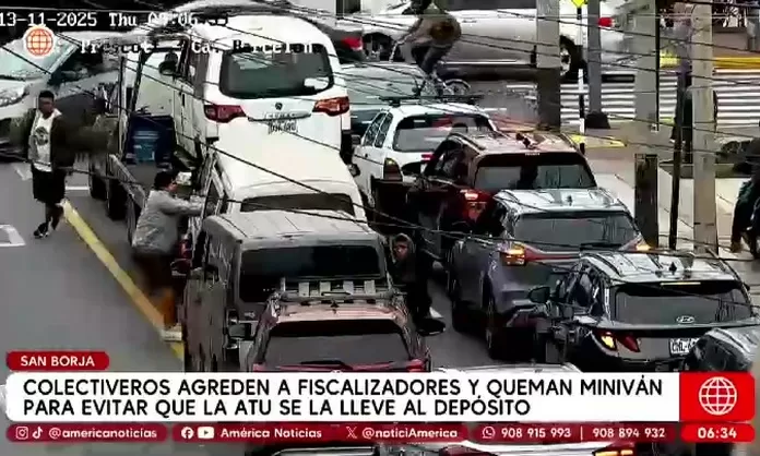 Queman miniván en San Borja para evitar intervención de ATU