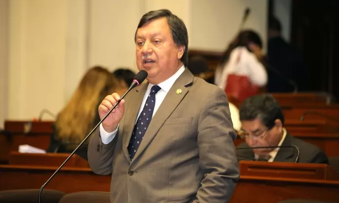 Gana Perú: congresista Roberto Angulo renunció a la bancada