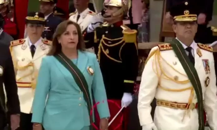 Informe periodístico revela costoso Rolex que luce Boluarte