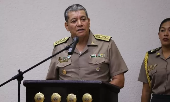 Jorge Angulo presenta acción de amparo para volver a la PNP