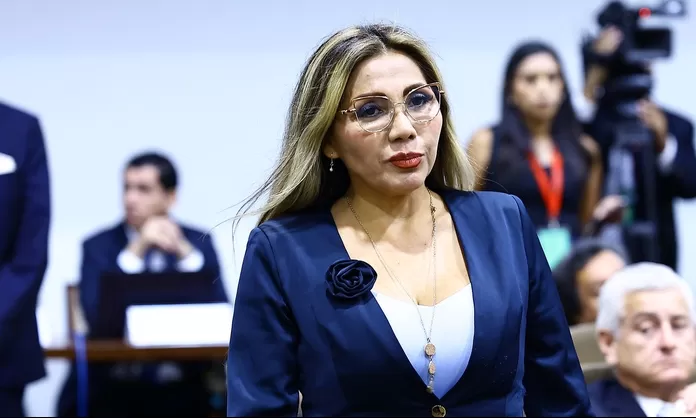 Judith Laura Rojas reemplaza a Anderson en Congreso