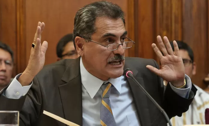 Julio Gagó presentó su renuncia irrevocable de RP