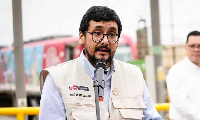 Ministro José Reyes renunció a su cargo en el Mincetur