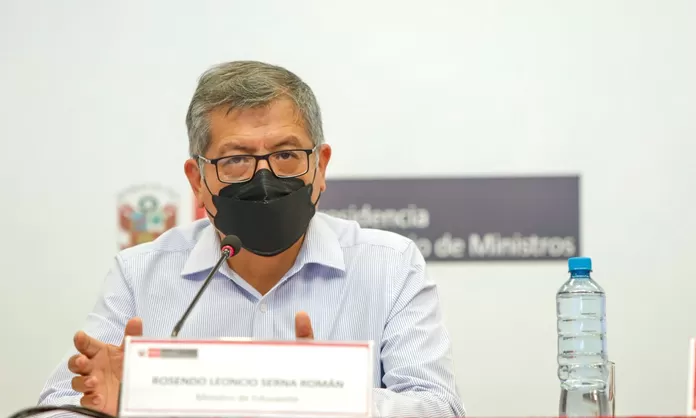 Ministro De Educación Criticó Distanciamiento Social En Aulas Y Elabora