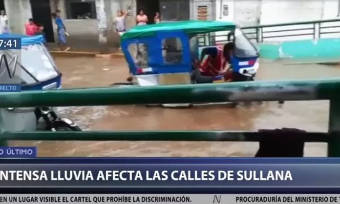 Piura Intensas Lluvias Inundaron Las Calles De Sullana