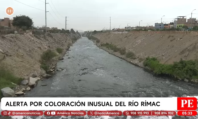 Río Rímac se tiñe de negro y causa alarma en Lima
