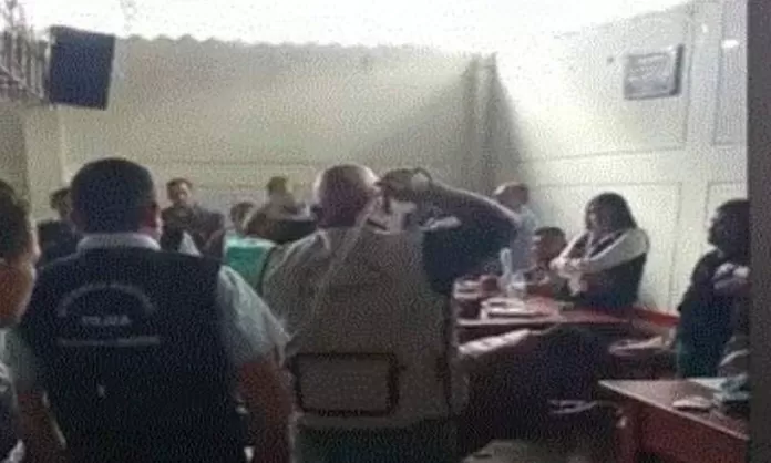 Castigan con latigazos al alcalde de Ayabaca en Piura