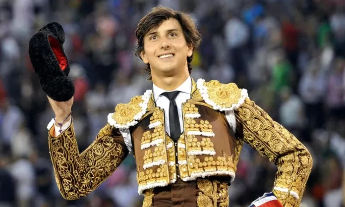 Torero Andrés Roca Rey en estado grave tras severa cornada