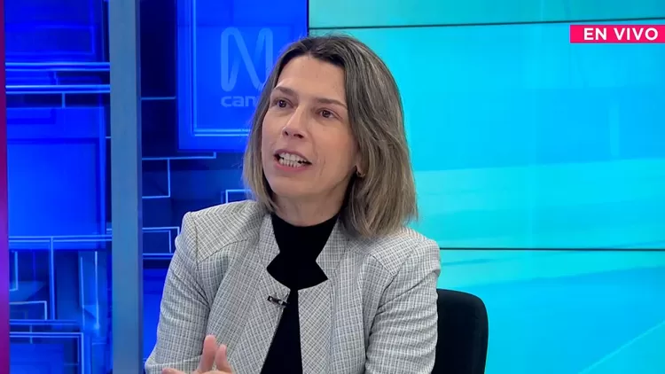 Dina Boluarte participó en ceremonia de graduación - América Noticias