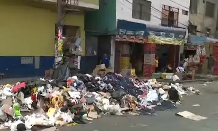 La Victoria: calles continúan llenas de basura