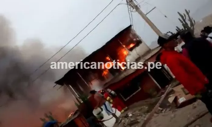 Villa El Salvador: incendio consumió al menos 30 viviendas