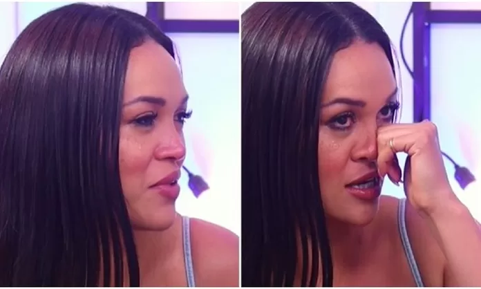 Angie Arizaga lloró al recordar primeros días como mamá