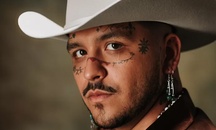 Así Luce El Rostro De Christian Nodal Tras Iniciar Tratamiento Para