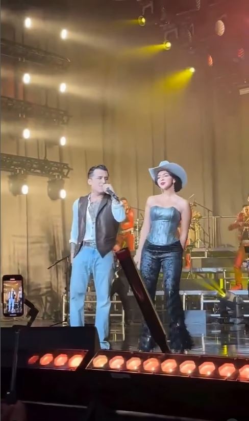 Christian Nodal y Ángela Aguilar derrochan amor - América Noticias