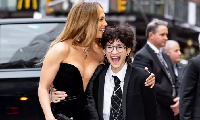 Hija de Jennifer López aparece como Oskar Muñiz