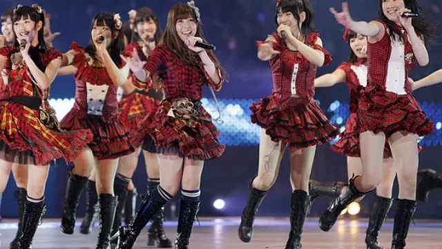 Integrantes Del Grupo Japonés Akb48 Fueron Atacadas Con Una Sierra