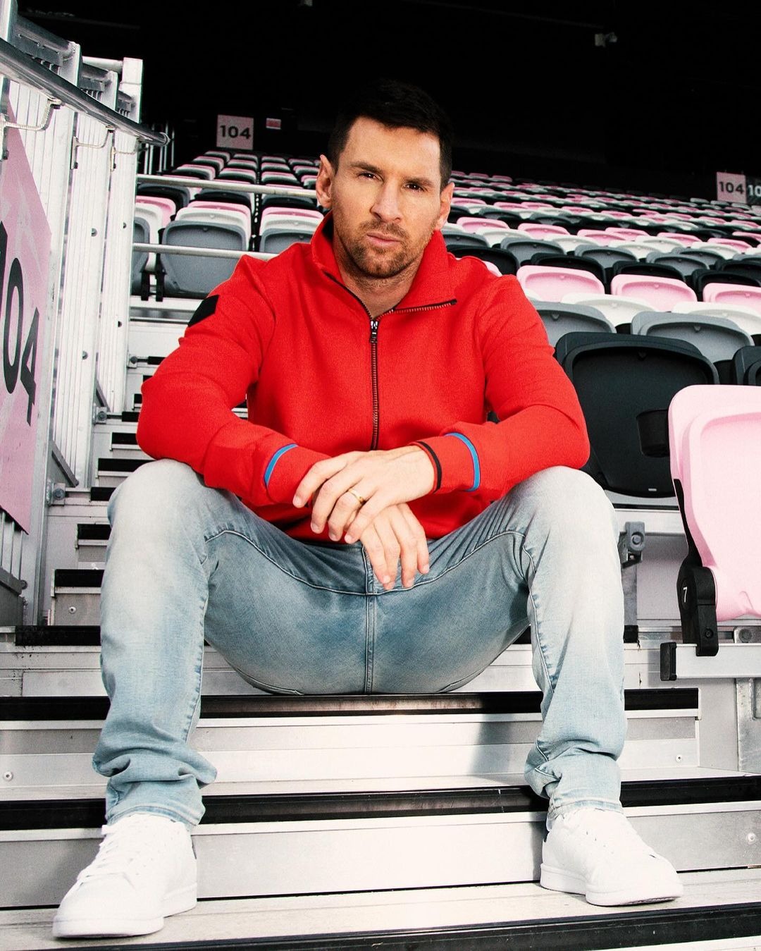 Modelo brasileña confirmó chats hot con Messi - América Noticias