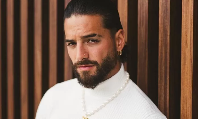 Maluma causa furor con llamativas botas