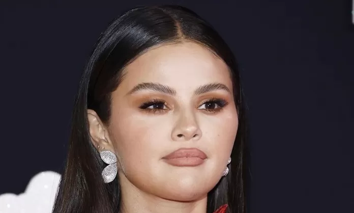 Selena Gomez enfrentó a seguidora y confesó haber usado botox