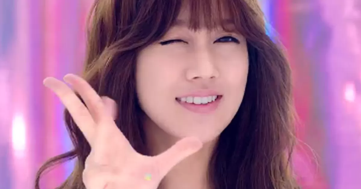 Vocalista de la banda K-pop Rainbow posó para la revista ‘Lady ...