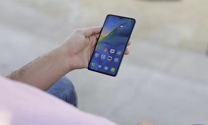 ¿Qué tipo de pantalla tienes en tu celular y qué beneficios tiene?
