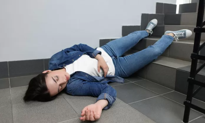 Cómo saber si te estás por desmayar: primeros auxilios