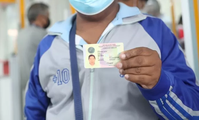 ¿Cómo obtener tu licencia de conducir en otra región?