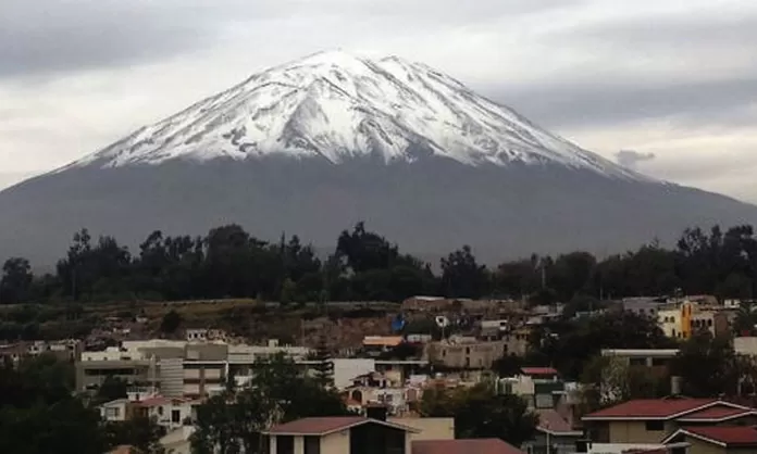 ¿Qué tan peligrosas son las fumarolas de vapor del volcán Misti?
